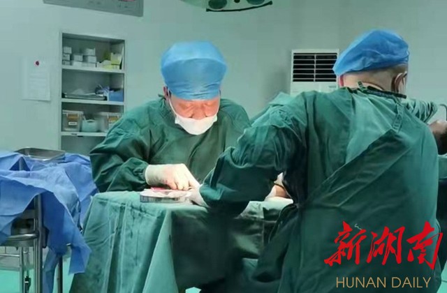 奋战11小时，怀化市中医医院成功为两位患者接活断肢 - 怀化 - 新湖南