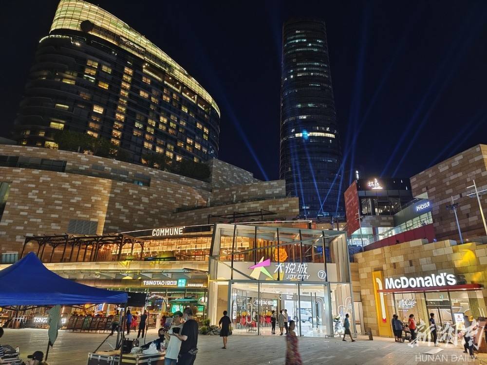 城市消费升级提速 长沙引进"首店"达到146家 - 经济要闻 - 新湖南
